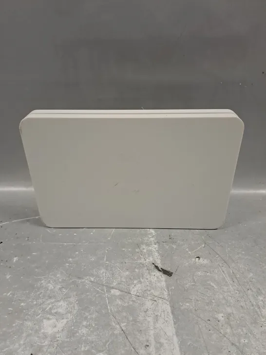 Lot 1018: SKY SR213-02-UK WIFI ROUTER - 5091845 | Simon Charles Auctioneers