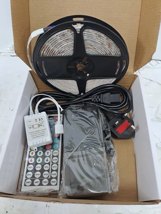Lot 5014: BOXED 12V LED STRIP SAFETY RGB LED STRIP COMBO - 4680078 ...