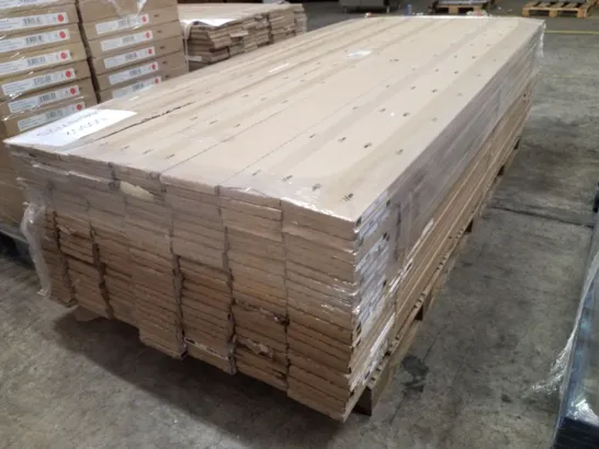 Lot 1035: PALLET CONTAINING APPROXIMATELY 168 ASSORTED 2400M PLINTHS ...