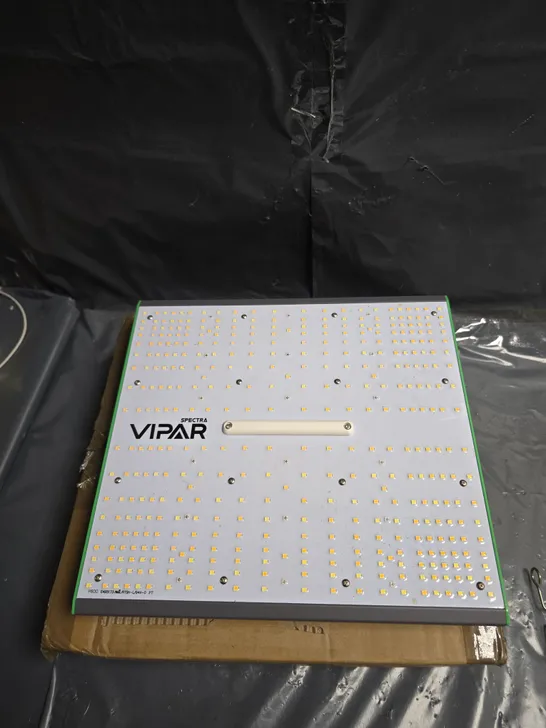 Lot 731: VIPAR SPECTRUM FULL SPECTRUM LED GROW LIGHT – MODEL P600 ...