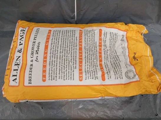 Lot 4001: ALLEN & PAGE 20KG BAG OF BREEDER AND GROWER PELLETS FOR ...