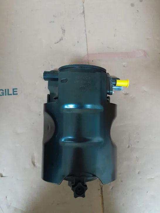 Lot 152: FORD TRANSIT MK8 DIESEL FUEL FILTER - 4854354 | Simon Charles ...