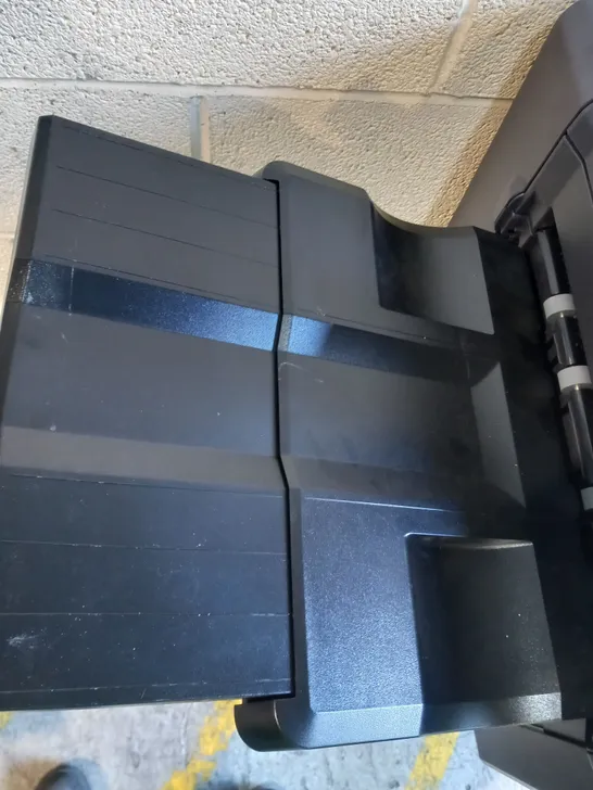 Lot 5602: KYOCERA DF 7120 - FINISHER WITH STAPLER - 1000 SHEETS ...