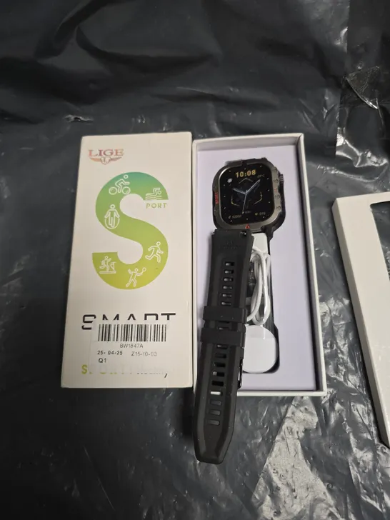 Lot 8046: LIGE SMARTWATCH – BLACK SQUARE DISPLAY, BOXED - 5471084 ...