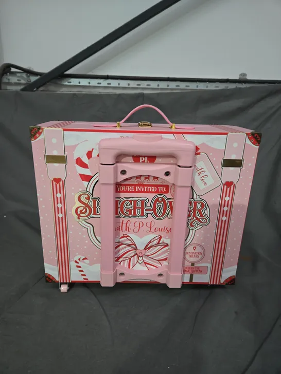 Lot 3246: BOXED PLOUISE SLEIGH-OVER TRAVEL SUITCASE - 5011048 | Simon ...