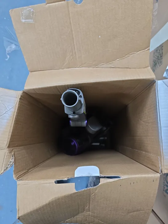 Lot 7506: SHARK POWERDETECT CORDLESS PET VACUUM CLEANER - 5507087 ...