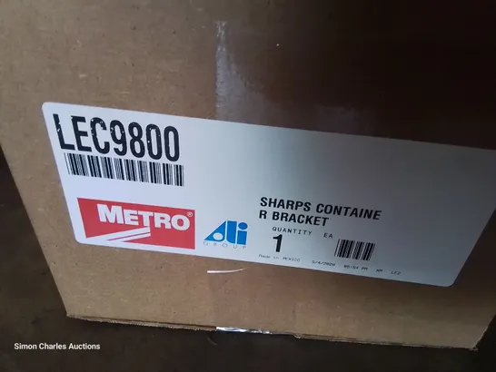 Lot 502: BRAND NEW METRO FLEXLINE RESUSITATION TROLLEY WITH ACCESSORIES ...