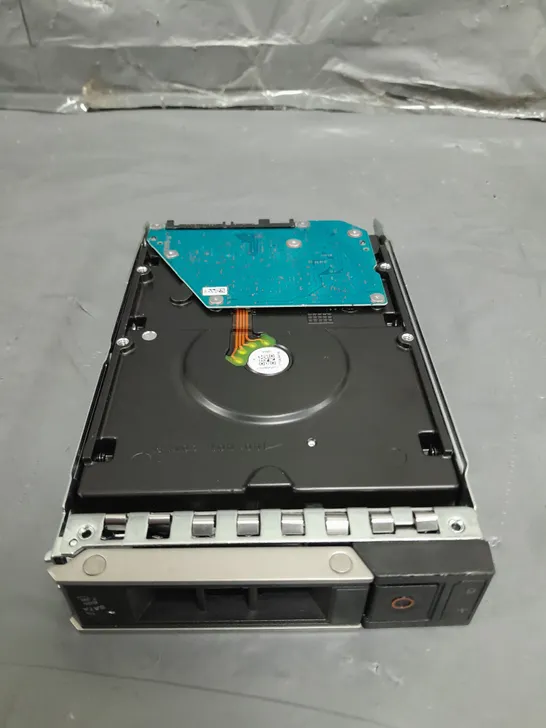 Lot 2233: 95M6K DELL HDD 4TB / 7.2K / SATA 6G / 3.5" LFF - 4889424 ...