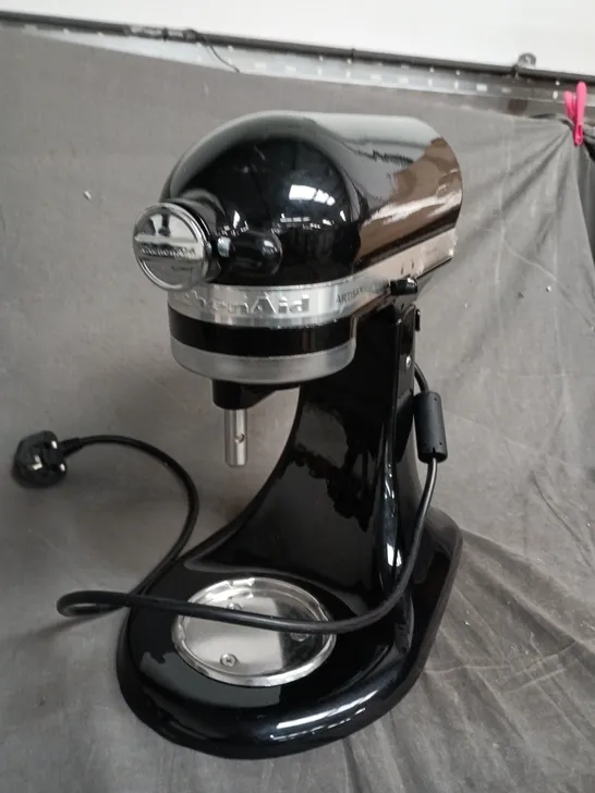 Lot 2026: KITCHENAID 5KSM125 ARTISAN MIXER IN BLACK - 5384774 | Simon ...