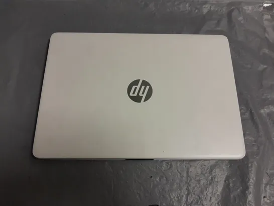 Lot 103: UNBOXED HP INTEL INSIDE LAPTOP IN WHITE - 14S-DQ0506SA ...