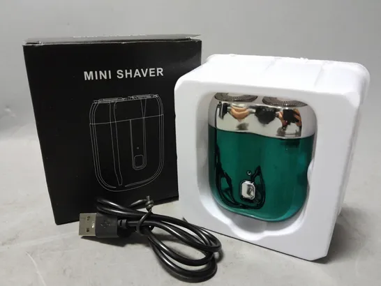 Lot 3047: 3 BOXED MINI SHAVERS - 5042759 | Simon Charles Auctioneers