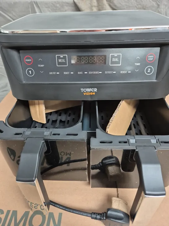 Lot 1215: BOXED TOWER T17104 VORTX VIZION 8L DUAL BASKET AIR FRYER WITH ...