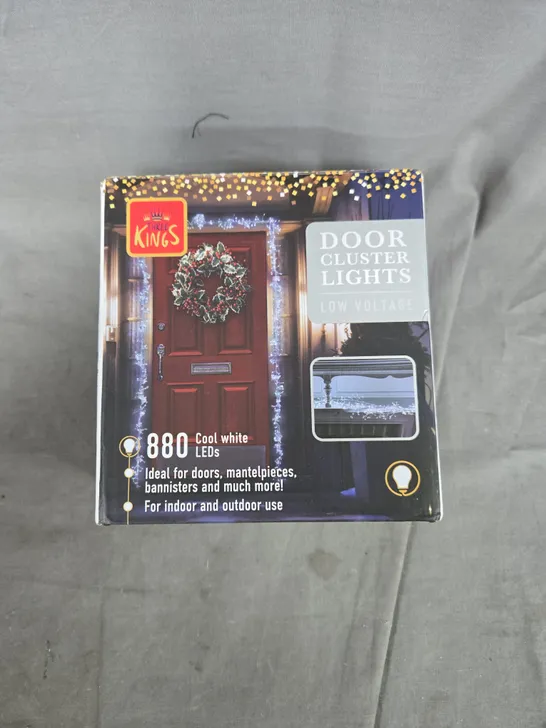 Lot 611: THREE KINGS DOOR BRIGHT WHITE DOOR CLUSTER CHRISTMAS LIGHTS ...
