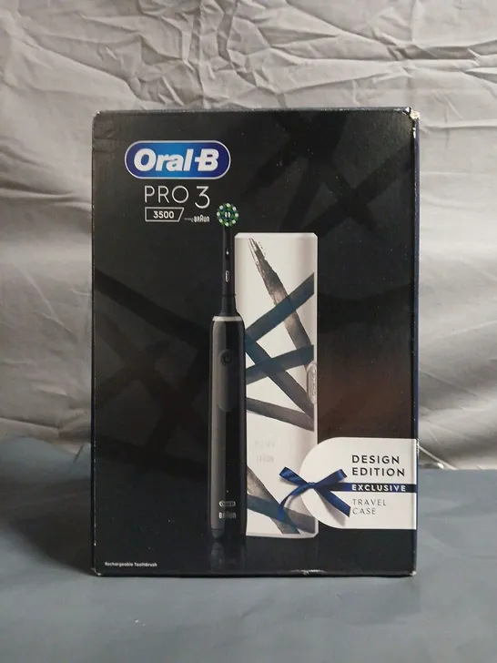 Lot 306: ORAL-B PRO 3 ELECTRIC TOOTHBRUSH - 5498259 | Simon Charles ...
