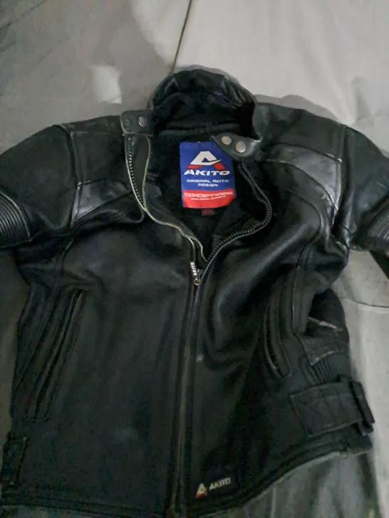 Lot 9: AKITO RIDING JACKET IN BLACK SIZE 40 - 4949969 | Simon Charles ...