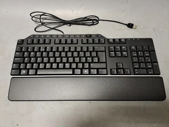 Lot 7017: BOXED DELL BUSINESS MULTIMEDIA KEYBOARD - 5080273 | Simon ...
