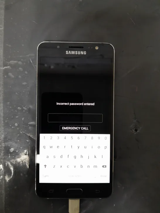 Lot 695: SAMSUNG GALAXY J5 MOBILE PHONE - 5133366 | Simon Charles ...