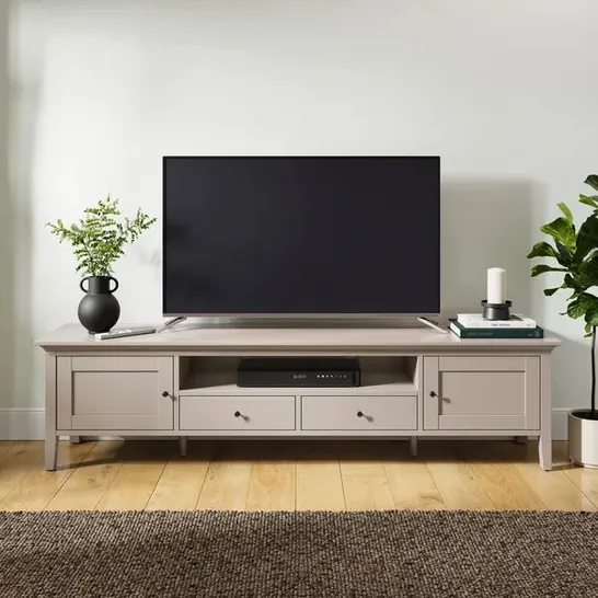 Lot 795: BOXED LYNTON EXTRA WIDE TV UNIT FOR TVS UP TO 75" - NATURAL (1 ...
