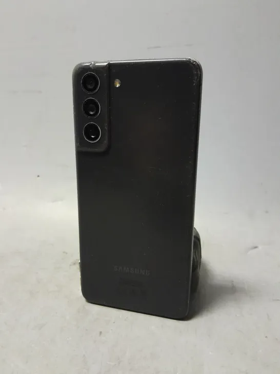 Lot 2094: SAMSUNG GALAXY S21 FE 5G - 5112870 | Simon Charles Auctioneers