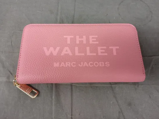 Lot 7229: MARC JACOBS THE WALLET PINK - 5154765 | Simon Charles Auctioneers