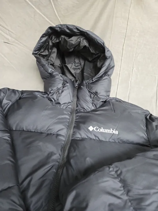 Lot 7811: COLUMBIA FULL ZIP PADDED COAT SIZE M - 5058106 | Simon ...