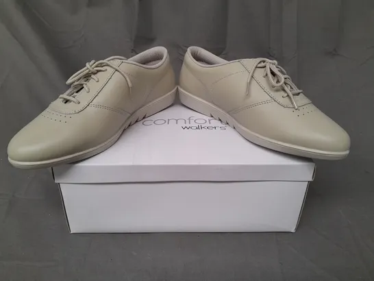 Lot 3193: BOXED PAIR OF COMFORT WALKERS TREBLE SHOES IN STONE COLOUR ...