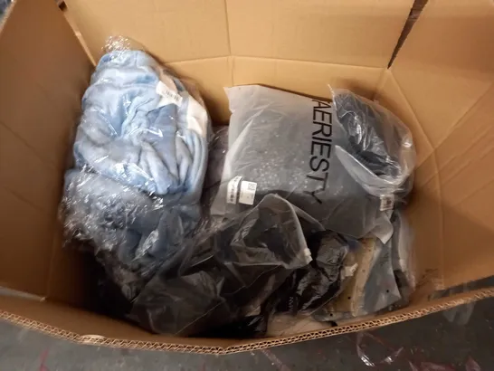 Lot 7087: LARGE QUANTITY OF ASSORTED BAGGED CLOTHING ITEMS - 4493272 ...