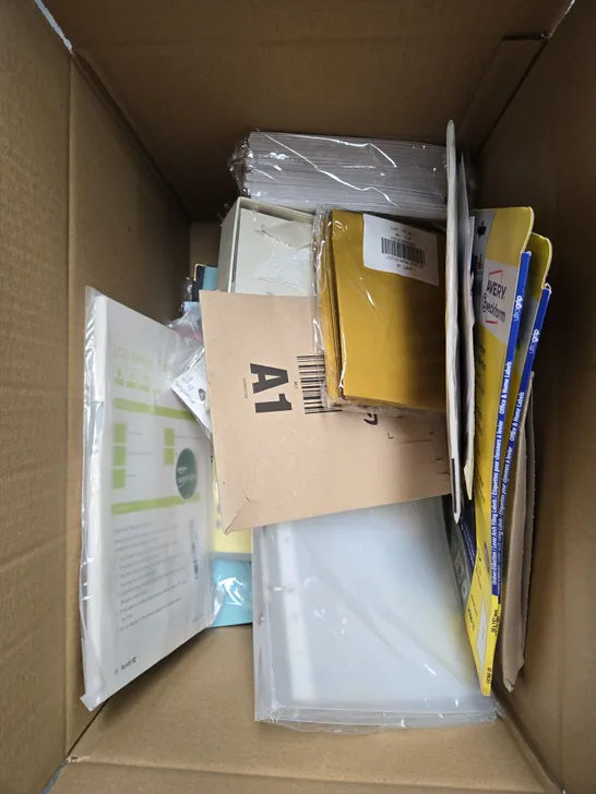 Lot 1553: BOX OF APPROXIMATELY 20 ASSORTED HOUSEHOLD ITEMS TO INCLUDE ...