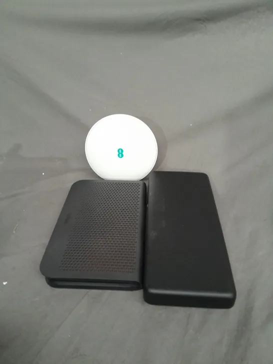 Lot 9358: TOTE OF ASSORTED HOUSEHOLD ITEMS TO INCLUDE EE ROUTER AND ...