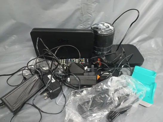 Lot 8366: APPROXIMATELY 8 ASSORTED HOUSEHOLD ITEMS TO INCLUDE WATER ...