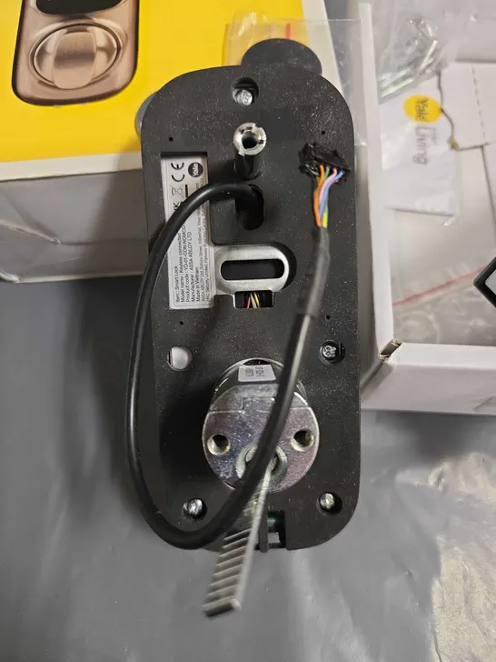 Lot 4715: YALE KEYLESS LOCK - 5182217 | Simon Charles Auctioneers