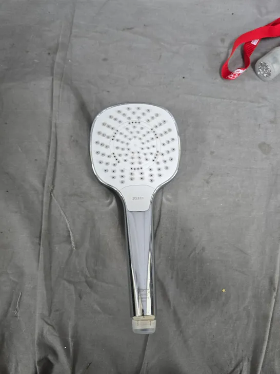 Lot 874: BOX OF APPROXIMATELY 25 HOUSEHOLD ITEMS INCLUDING: SHOWER HEAD ...