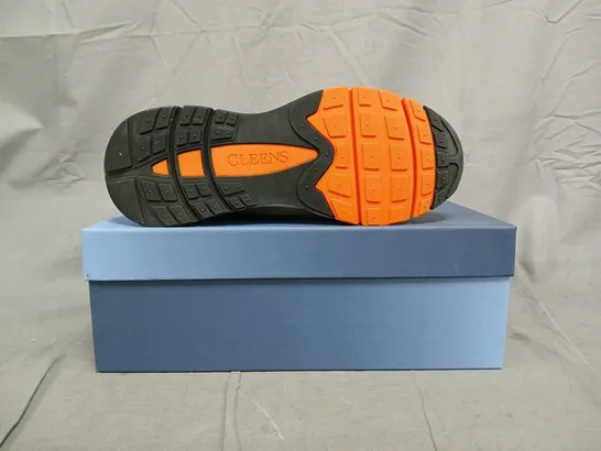 Lot 8017: BOXED PAIR OF CLEENS AERO RUNNER TRAINERS IN DESERT SIZE UK 7 ...