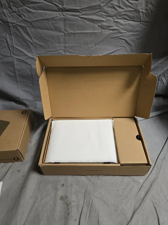 Lot 2253: VODAFONE POWER HUB WI-FI 6 HUB – BOXED - 5413489 | Simon ...
