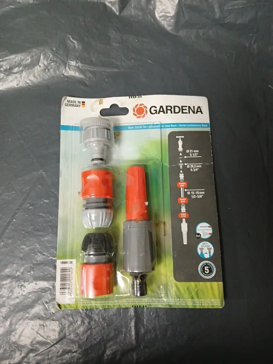 Lot 8430: GARDENA BASIC STARTER SET – GARDEN HOSE CONNECTORS (BLISTER ...