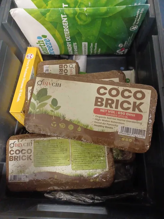 Lot 4776: APPROXIMATELY 12 ASSORTED HOUSEHOLD ITEMS TO INCLUDE - COCO ...