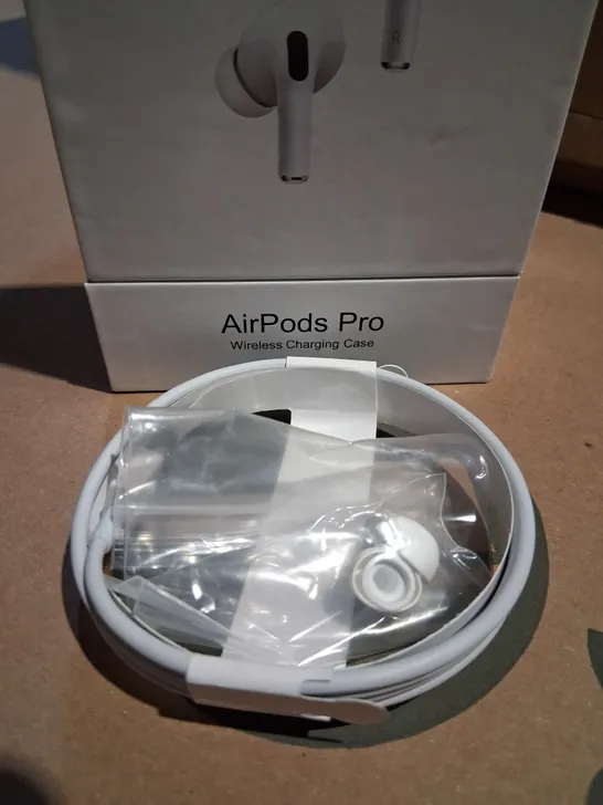 Lot 6984: BOXED APPLE AIR POD PRO IN EAR HEADPHONES WITH WIRELESS ...