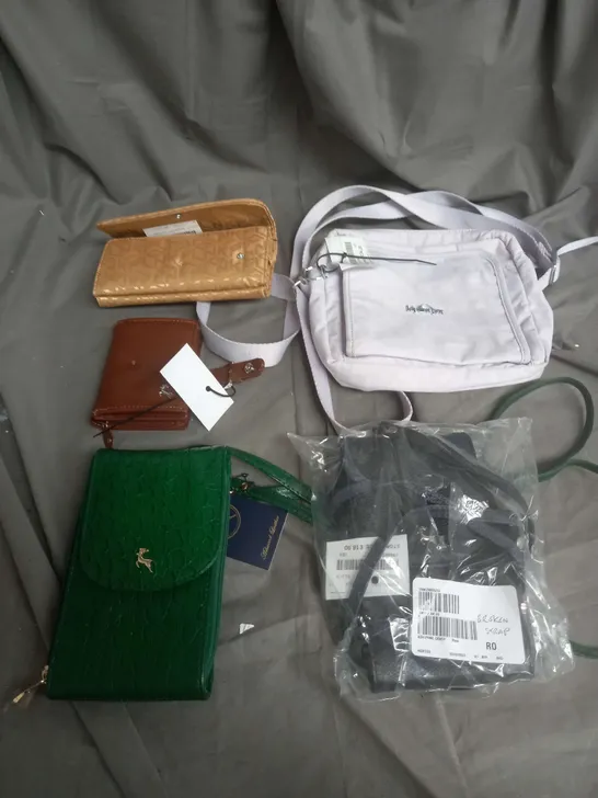 Lot 3246: ASSORTED DESIGNER ACCESSORIES TO INCLUDE BAGS, PURSES, AND ...