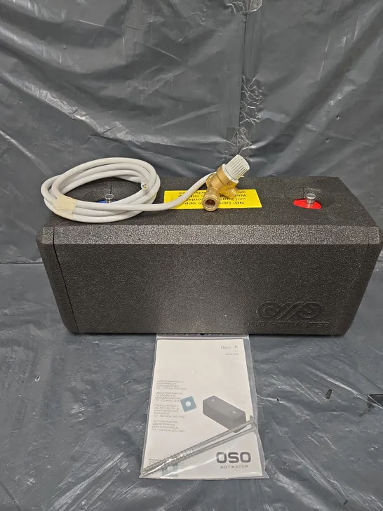 Lot 1015: BOXED OSO STAINLESS STEEL HOT WATER TANK - 5273773 | Simon ...