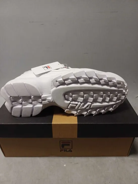 Lot 1358: BOXED FILA DISRUPTOR 2 PREMIUM TRAINERS - UK 7 - 5067965 ...