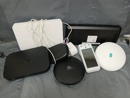 Lot 4022: APPROXIMATELY 7 ASSORTED ITEMS TO INCLUDE PAX A920 MOBILE ...