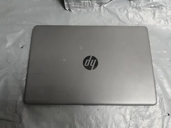 Lot 1931: UNBOXED HP INTEL CORE I5 LAPTOP IN GREY - RTL8852BE - 5232695 ...
