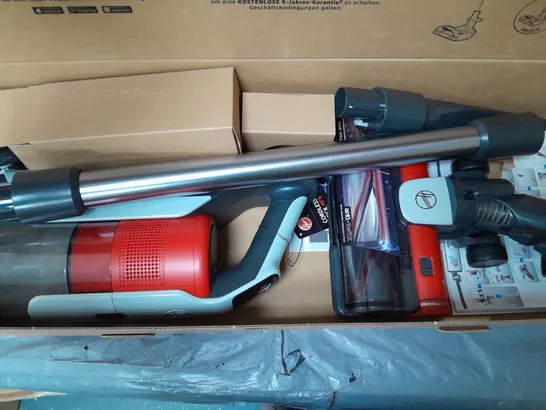 Lot 8257: BOXED HOOVER HF9 DIGITAL ANTI HAIR WRAP CORDLESS VACUUM ...