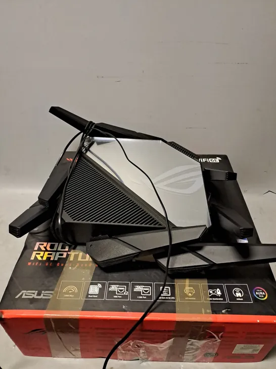 Lot 7202: BOXED ROG RAPTURE GT-AXE16000 GAMING ROUTER - 5080374 | Simon ...