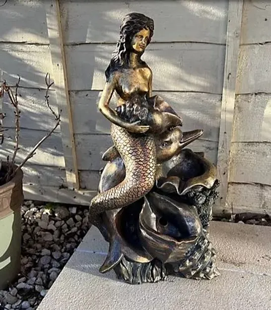 Lot 9250: HOME2GARDEN MERMAID WATER FEATURE - 5225758 | Simon Charles ...