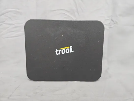 Lot 823: TROOLI TECHNICOLOR DGA4134NLK BROADBAND GATEWAY/ROUTER ...