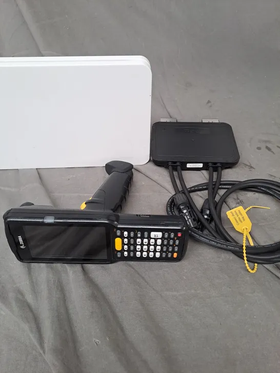 Lot 3435: APPROXIMATELY 15 ASSORTED ELECTRICAL ITEMS TO INCLUDE A SKY ...