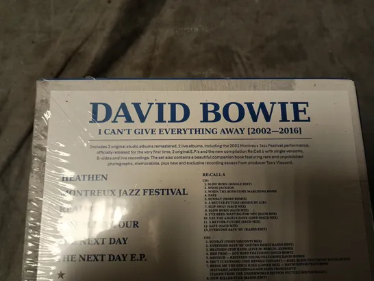 Lot 1066: SEALED DAVID BOWIE I CAN'T GIVE EVERYTHING AWAY BOX SET (2002 ...