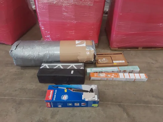 Lot 143: PALLET OF ASSORTED ITEMS INCLUDING: MATTRESS/MATTRESS TOPPER ...