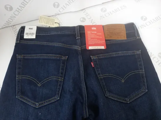 Lot 4004: LEVIS 502 TAPER STRETCH JEANS - W32 L32 - 4578187 | Simon ...